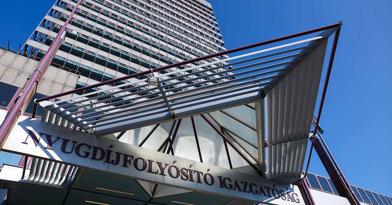 A 13. havi nyugdíj 2025-ben mikor érkezik?